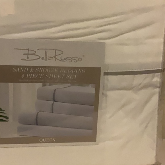 Bella Russo | Bedding | Soft White Bedding Sheets With Smooth ...
